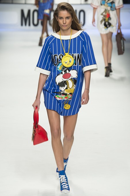 Autumn/Winter 2015 Ready-To-Wear: Moschino Women's Collection