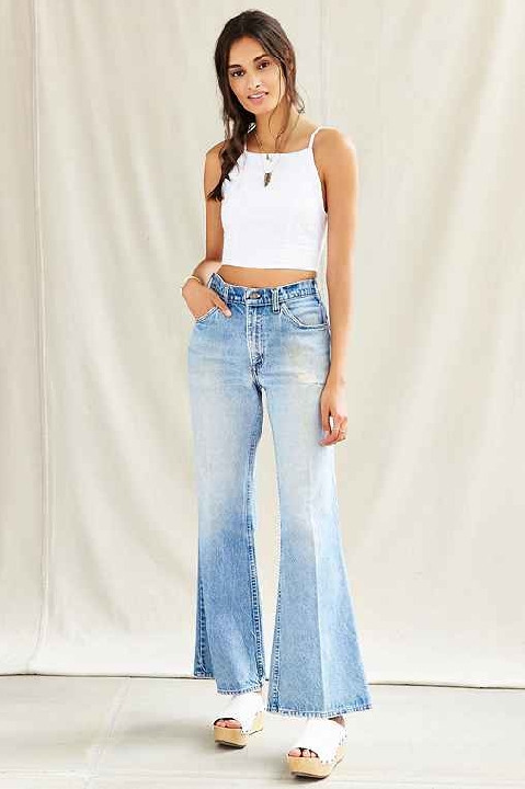 Trend: How To Wear Flared Jeans This Season