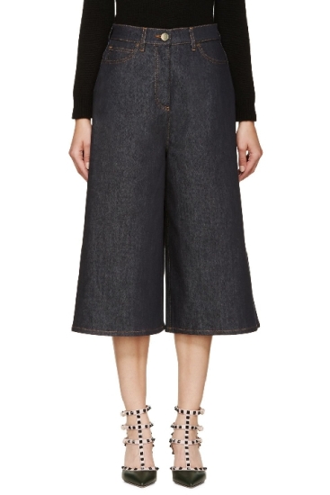 Trend: How To Wear Flared Jeans This Season